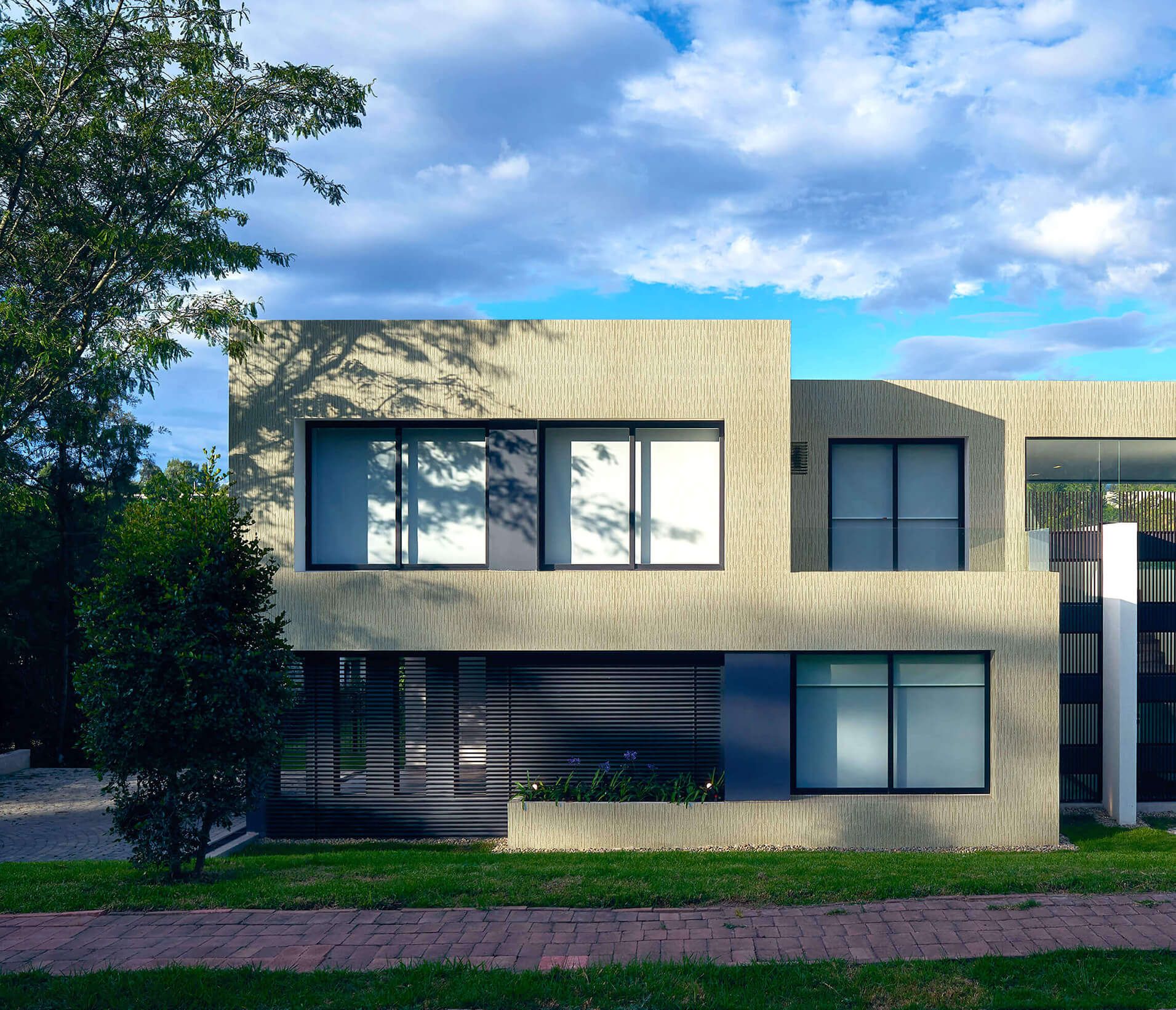 Jazeera Linetex Weather Resistant Exterior Paint With An Aesthetic ...